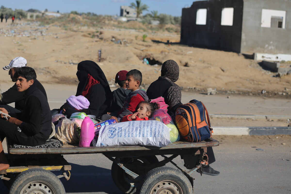 Women fleeing northern Gaza tell of horrific conditions and harrowing ...